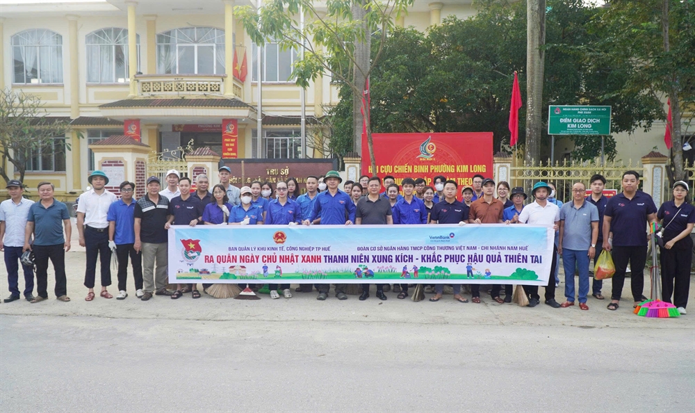 PHƯỜNG KIM LONG RA QUÂN TỔNG DỌN VỆ SINH MÔI TRƯỜNG SAU LŨ, HƯỞNG ỨNG ...